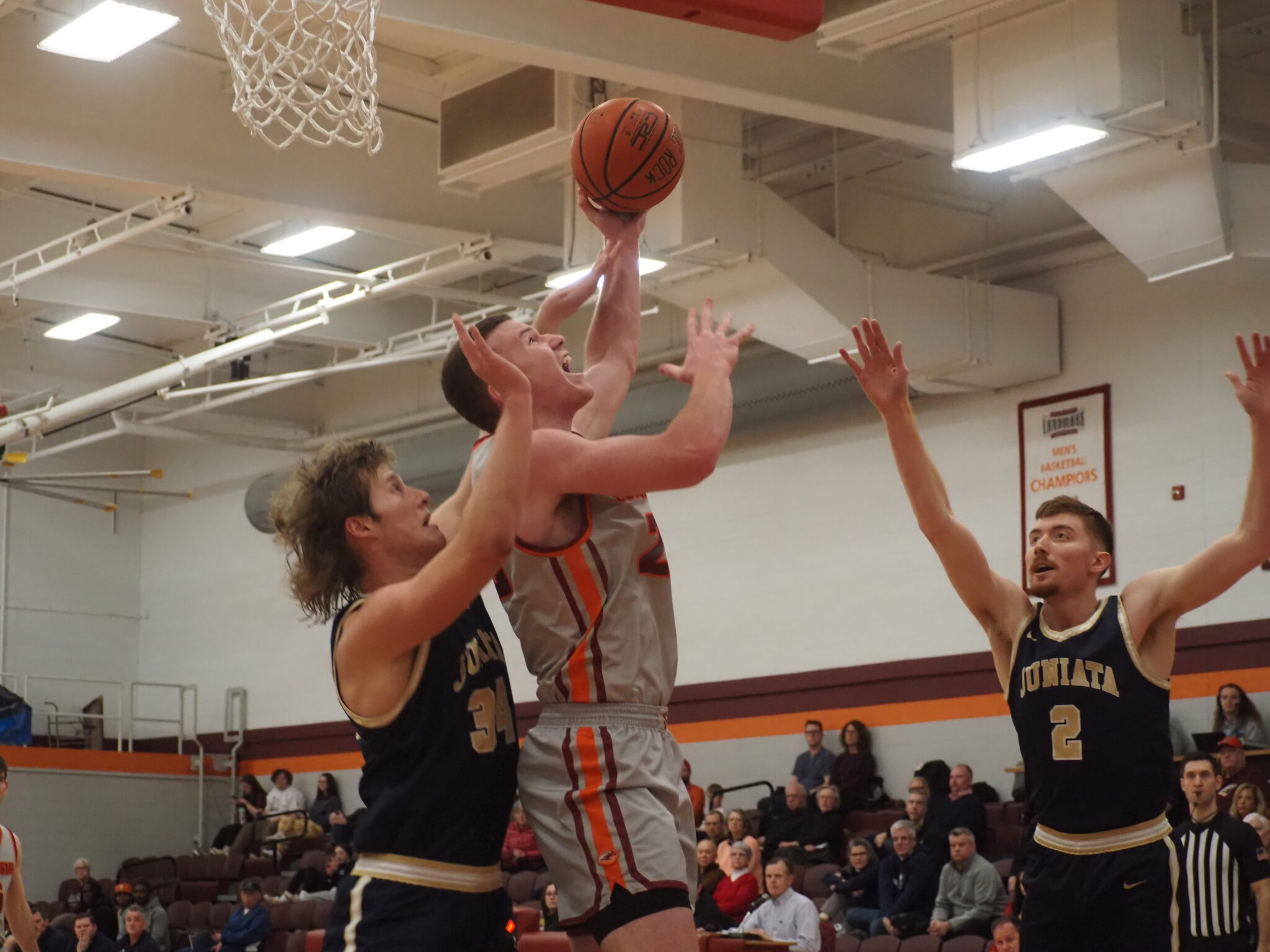 Anderson Leads Men’s Hoops to Win Without Marcinek – The Quill